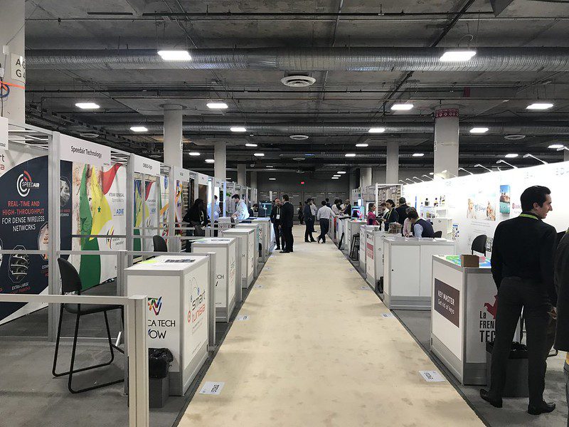 Breaking the Mold for Inline Displays - FrontLine Exhibits